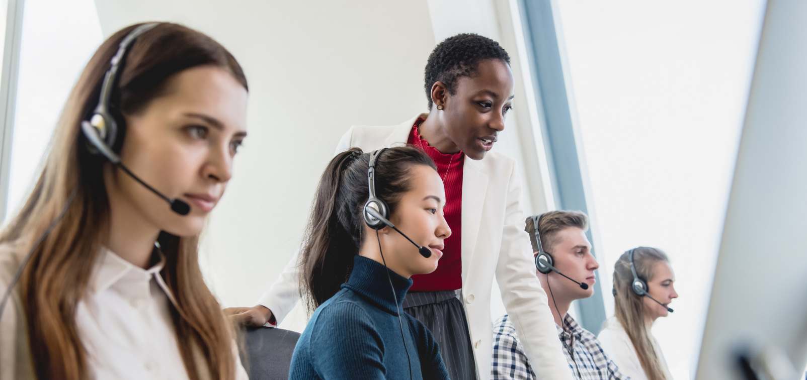 The Pros And Cons Of Real Time Agent Assist In Contact Centers